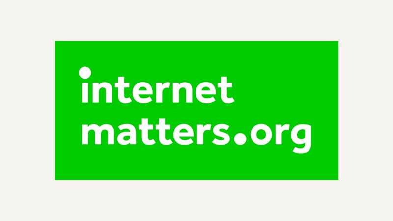 Staying safe online | Online safety advice | EE