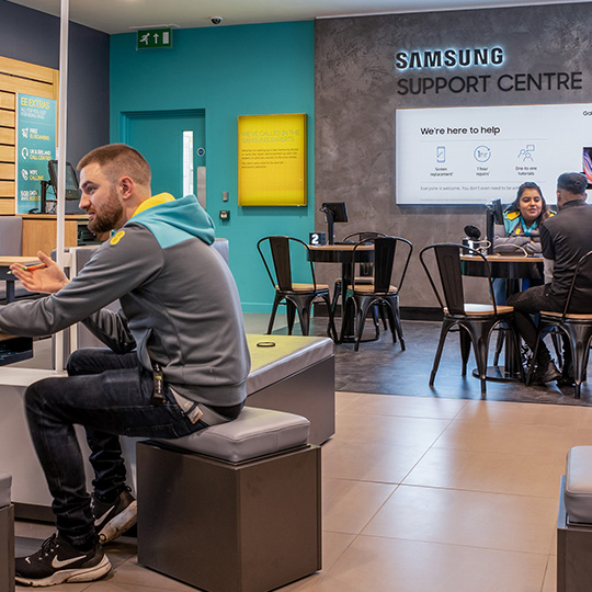 Samsung Support Centre features | EE